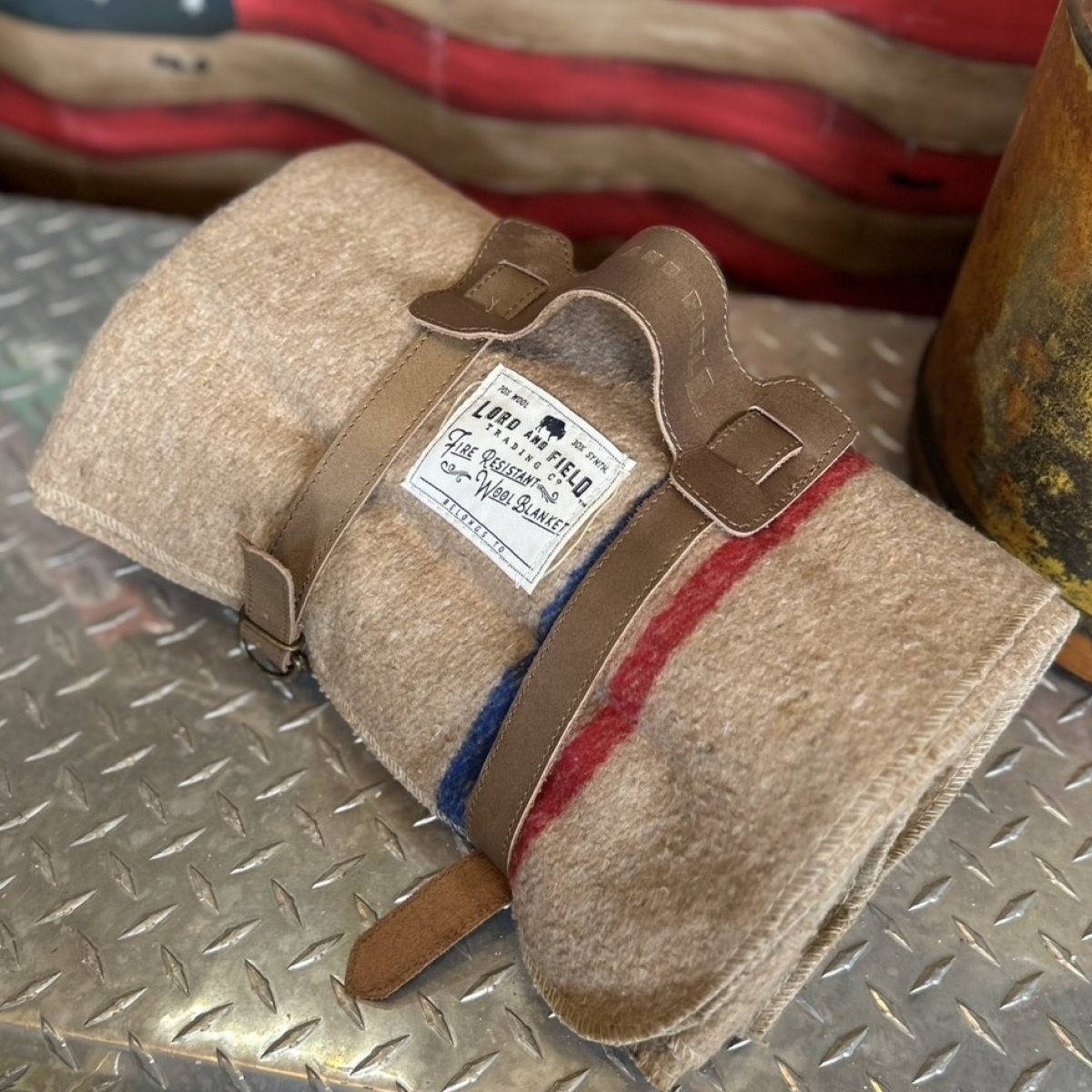 Lord and Field Trading Co.の「Fire Resistant Wool Blanket（防炎ウール毛布）」