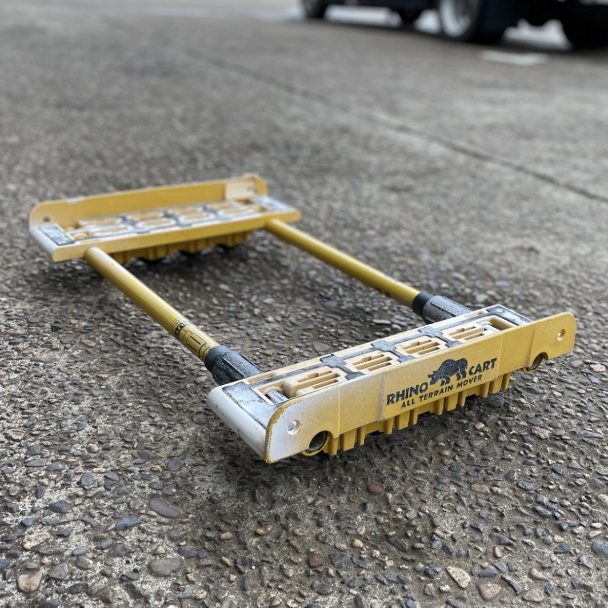 Rhino Cart All Terrain Mover (幅調節可能台車)